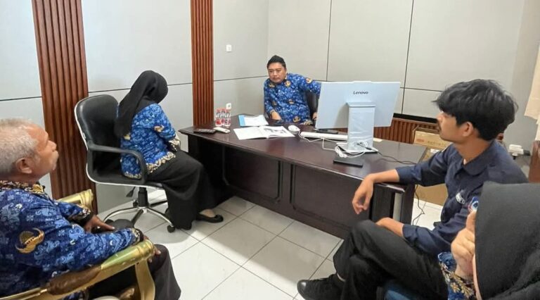 Bidang Data dan Statistik Diskominfo Kolaka Gelar Rapat Evaluasi ...